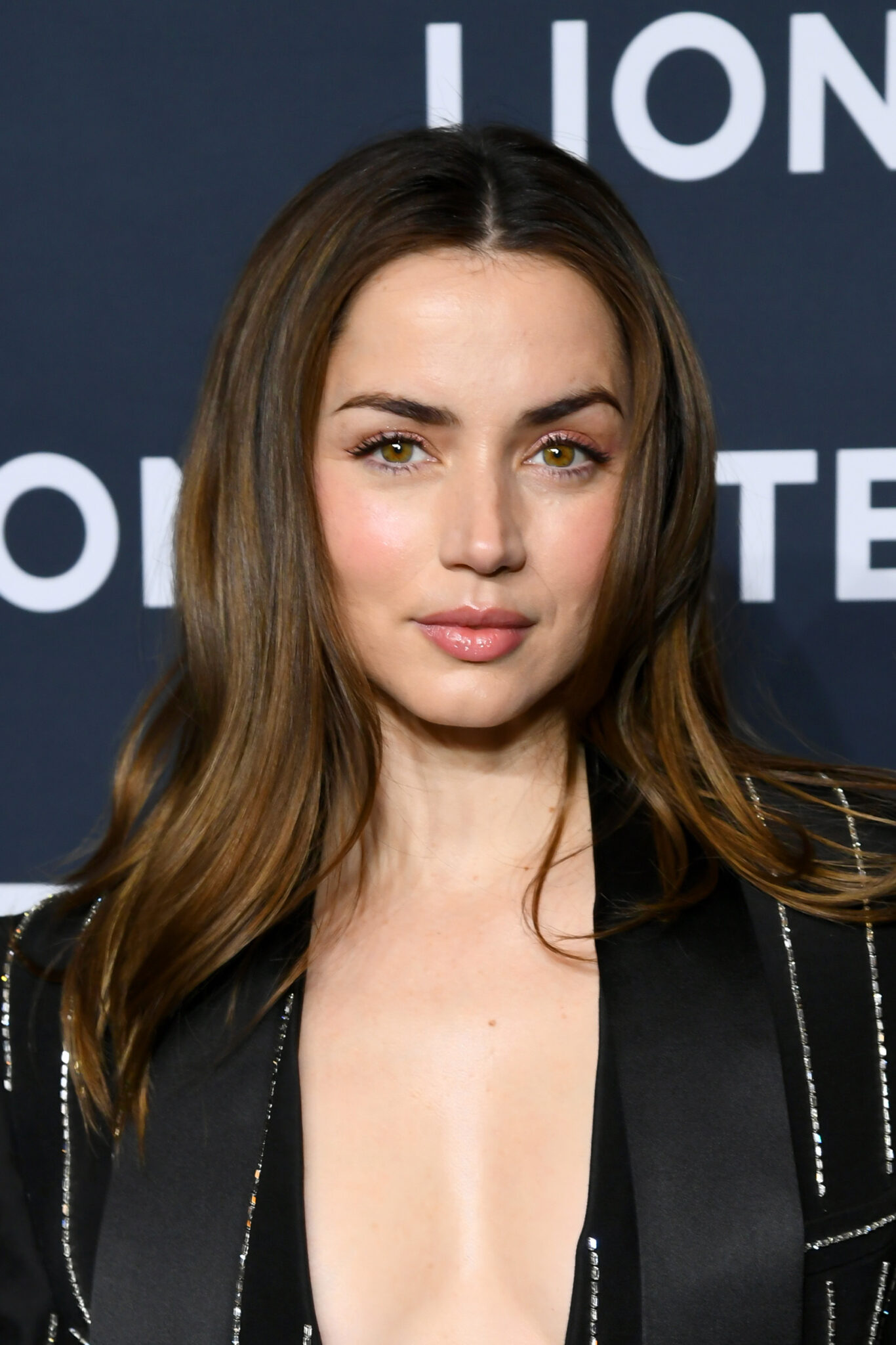 Ana de Armas & "Ballerina" a hit at Cinemacon 2025 - The Latino Slant